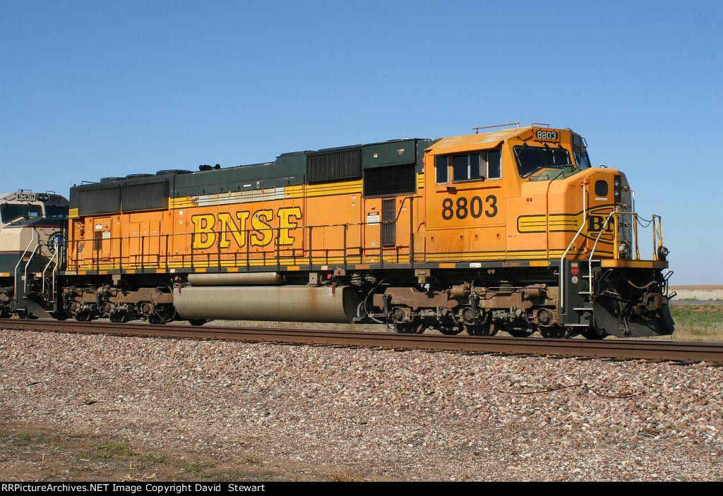 BNSF SD70MAC 8803